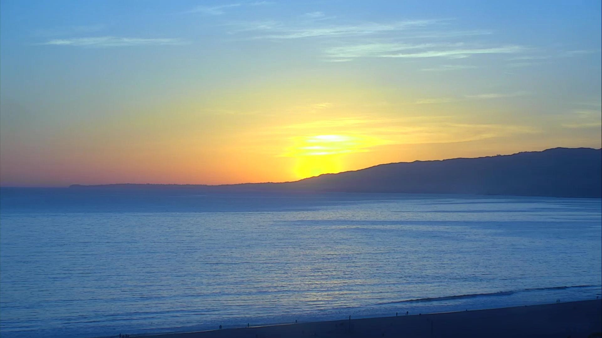 Santa Monica Beach Cam Watch The Pier And Sunsets Live Explore Santa Monica Beach Cam Watch The Pier And Sunsets Live Explore